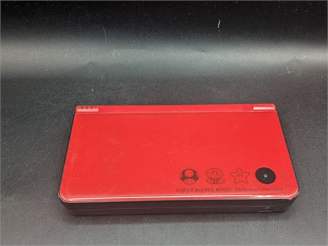 Urban Auctions - SUPER MARIO BROS 25TH ANNIVERSARY EDITION DSI XL CONSOLE