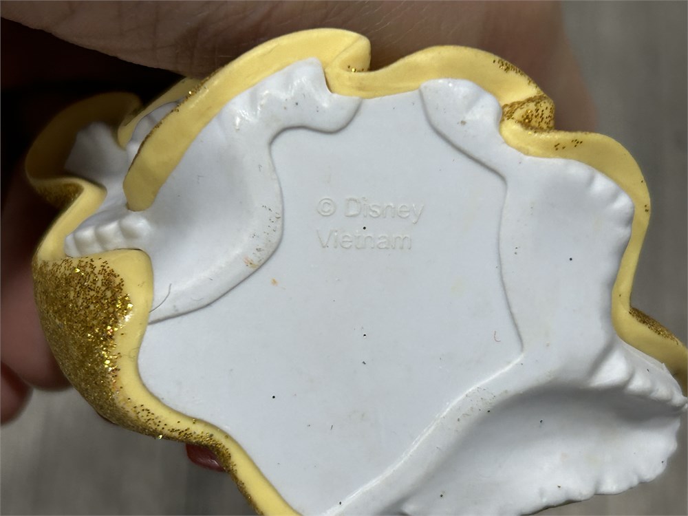 Urban Auctions - LOT OF DISNEY PRINCESS CAKE TOPS