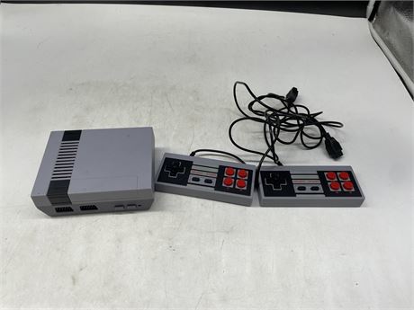 Urban Auctions - MINIATURE 3RD PARTY GAMING CONSOLE W/ CONTROLLERS - NO ...