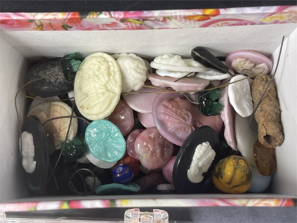 Urban Auctions - 3 BOXES OF 1940s-60s GLASS RHINESTONES - NEW YORK ...