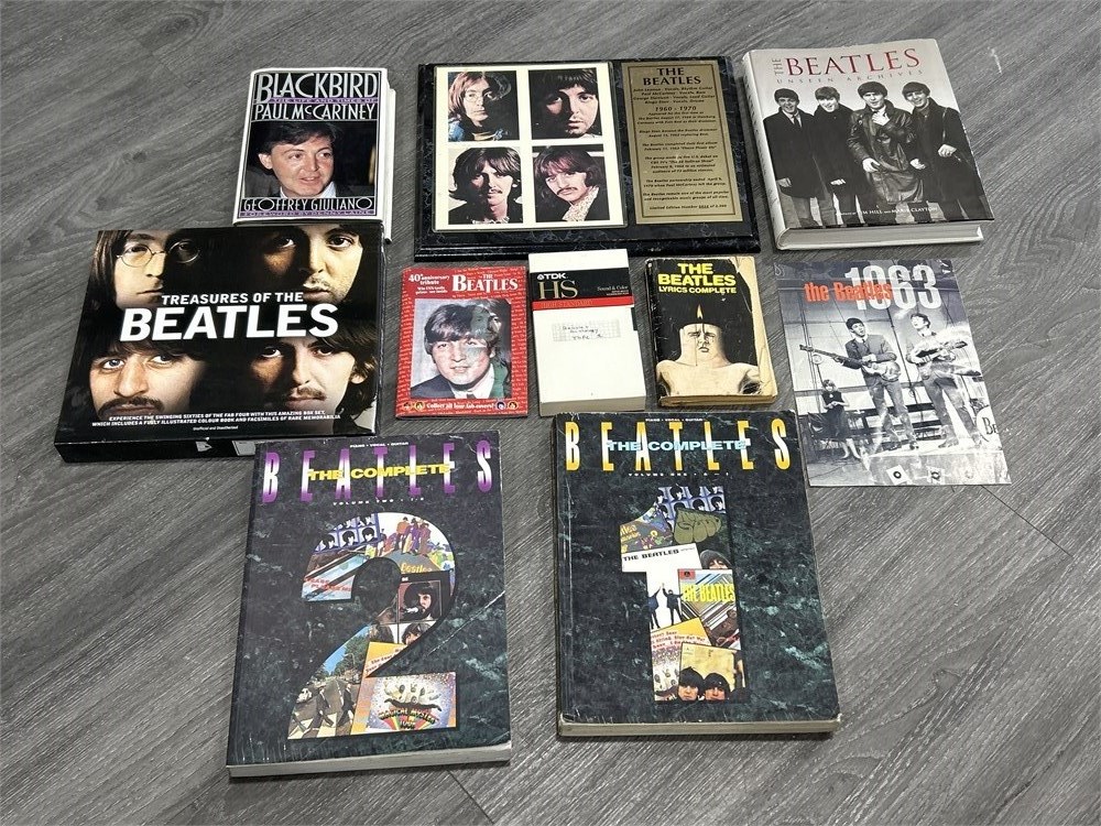 Urban Auctions - COLLECTION OF VINTAGE BEATLES ITEMS