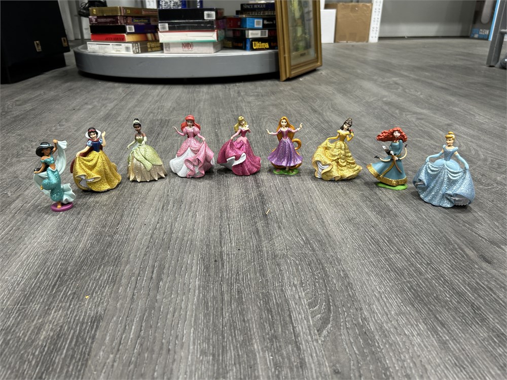 Urban Auctions - LOT OF DISNEY PRINCESS CAKE TOPS