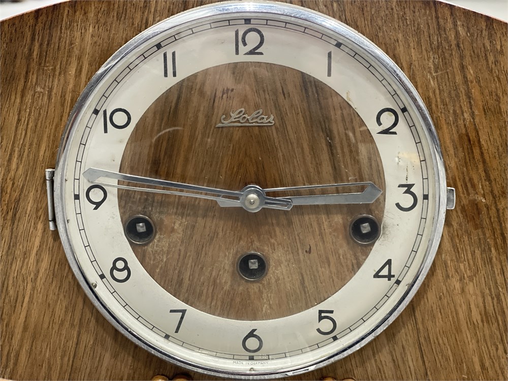 Urban Auctions - VINTAGE T. EATON MANTLE CLOCK W/ WINDING KEY