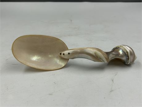 Urban Auctions - ANTIQUE MOTHER OF PEARL COACH SPOON LADLE - 8" LONG