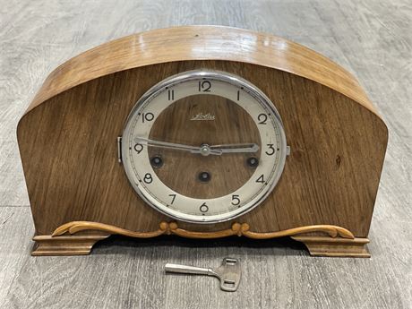 Urban Auctions - VINTAGE T. EATON MANTLE CLOCK W/ WINDING KEY