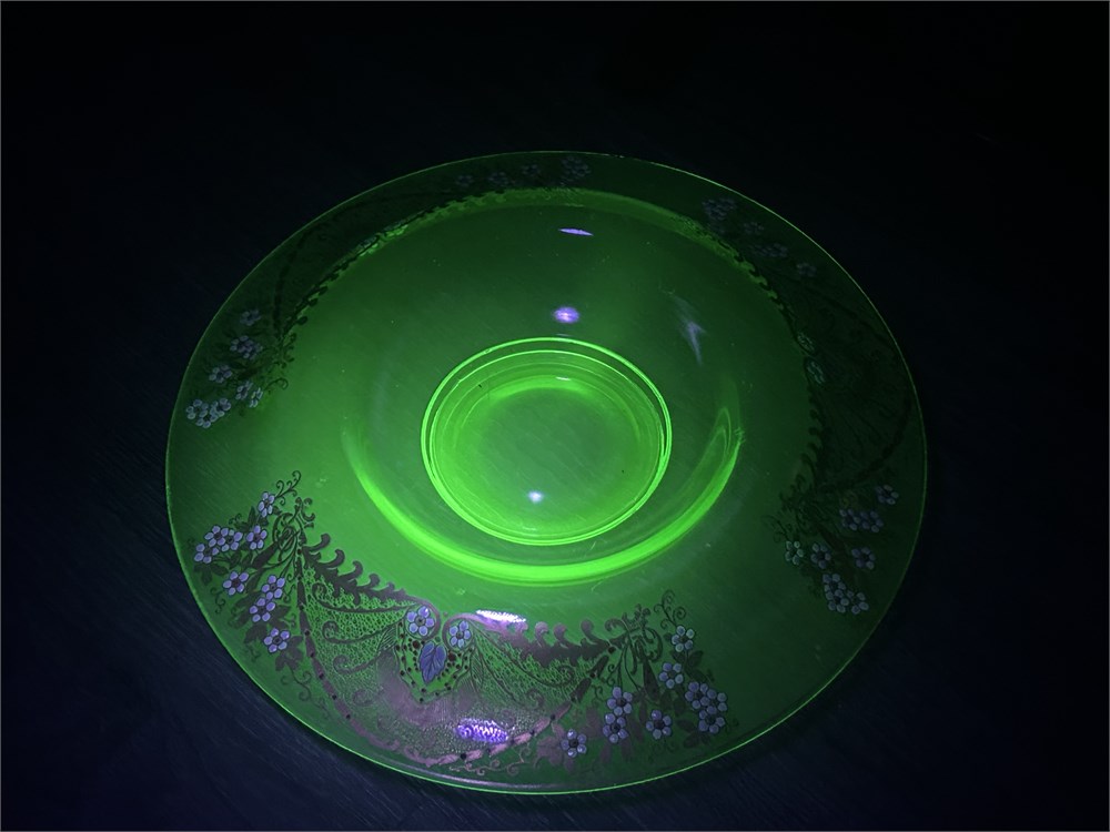 Urban Auctions - VINTAGE LARGE URANIUM GLASS BOWL - 11”x2”