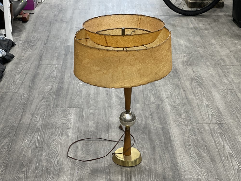Urban Auctions - RARE ATOMIC AGE TABLE LAMP - 18” x 29.5”