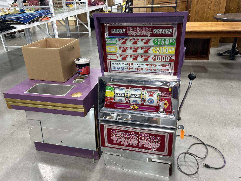 Urban Auctions - AUTHENTIC IGT LAS VEGAS TRIPLE PLAY SLOT MACHINE W/ OG ...