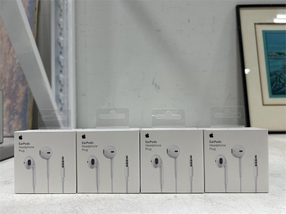 Urban Auctions - 4 NEW KNOCK OFF APPLE EAR PODS PLUG IN HEAD PHONES