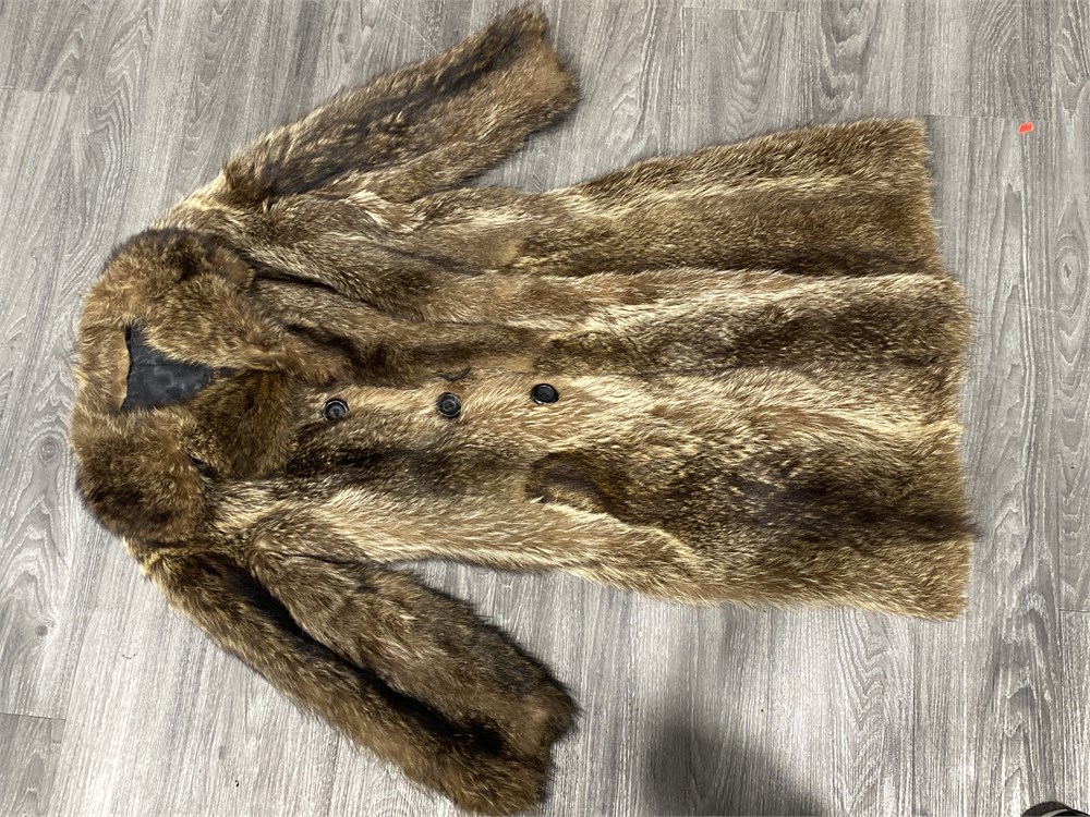 Urban Auctions - VINTAGE TOSCANA FURS CALGARY AB FUR COAT
