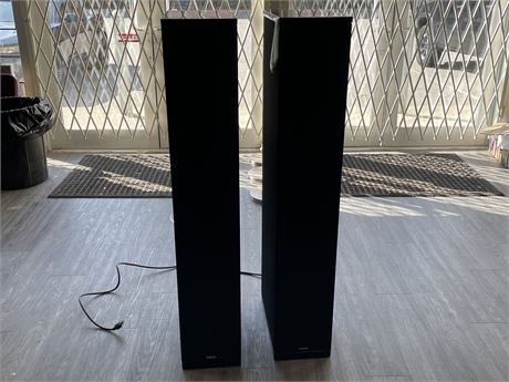 Urban Auctions - DEFINITIVE TECHNOLOGIES BP2000 BIPOLAR POWERED ...