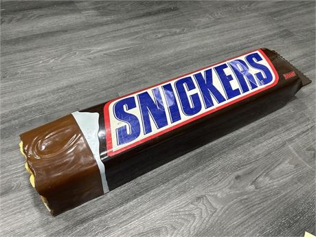 Urban Auctions - VERY COOL SNICKERS STORE DISPLAY SIGN - 32”x6”x4”
