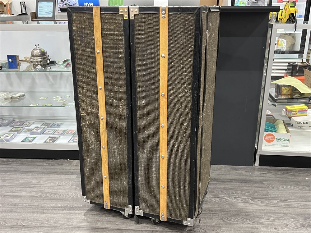 Urban Auctions - VINTAGE ROLLING BAR STEAMER TRUNK (24”x18”x42”)