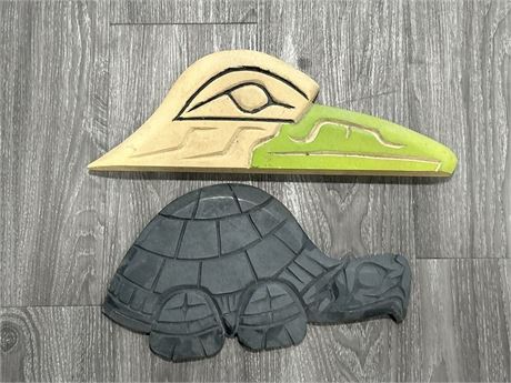 Urban Auctions - 2 FIRST NATIONS HAND CARVED TURTLE / EAGLE - BOTH ...