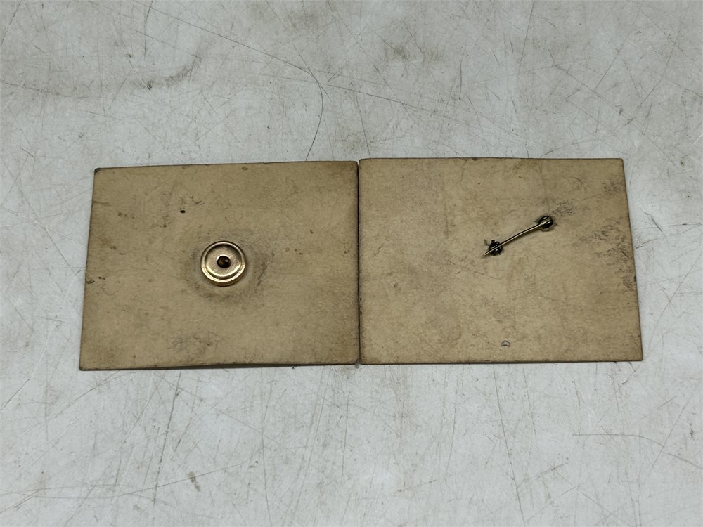 Urban Auctions - PAIR OF WW2 FRENCH RESISTANCE PINS