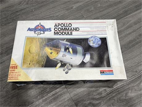 Urban Auctions - VINTAGE 1986 MONOGRAM YOUNG ASTRONAUTS APOLLO COMMAND ...