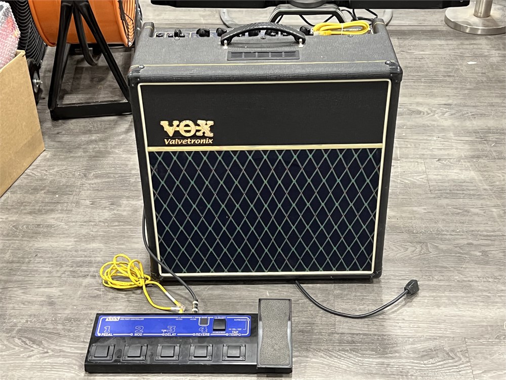 Urban Auctions - VOX VALVETRONIX GUITAR AMP W/ VOX FOOT CONTROLLER (AD60VT)