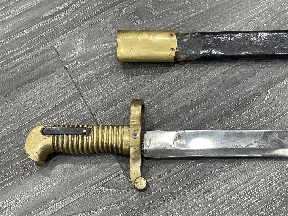 Urban Auctions - ANTIQUE CIVIL WAR SHORT SWORD BAYONET W/ SCABBARD (25 ...