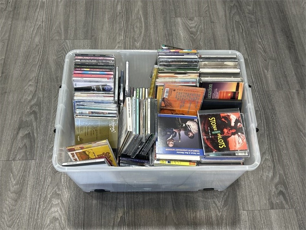 Urban Auctions - LARGE BIN OF ASSORTED CDS
