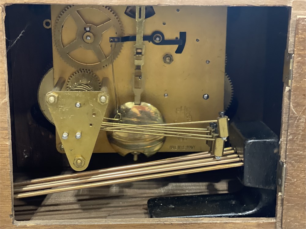 Urban Auctions - VINTAGE T. EATON MANTLE CLOCK W/ WINDING KEY