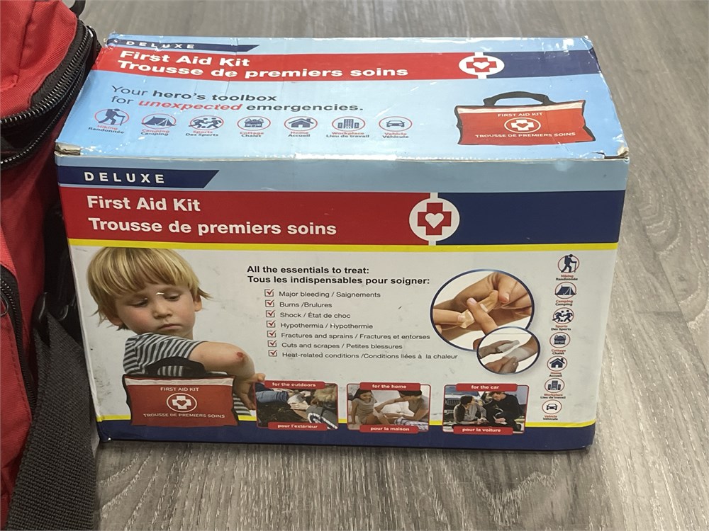 Urban Auctions - DELUXE FIRST AID KIT W/ BAG & ACCESSORIES