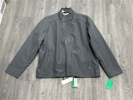 Urban Auctions - (NEW) CALVIN KLEIN ZIP UP JACKET SIZE XL