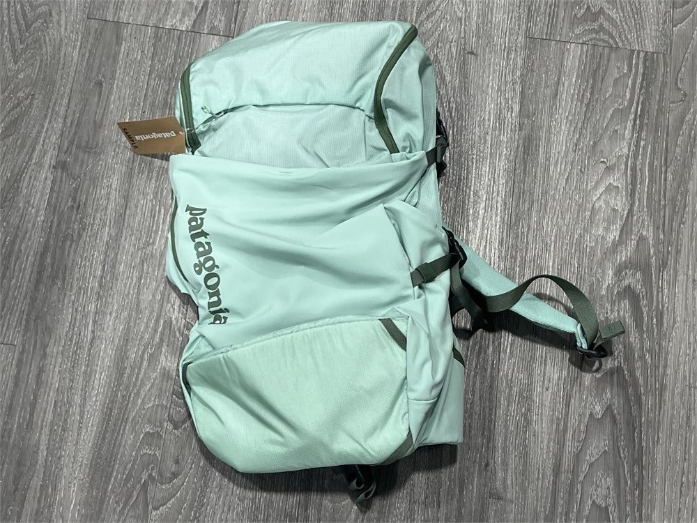 Urban Auctions - NEW PATAGONIA WOMENS NINE TRAILS PACK 26L