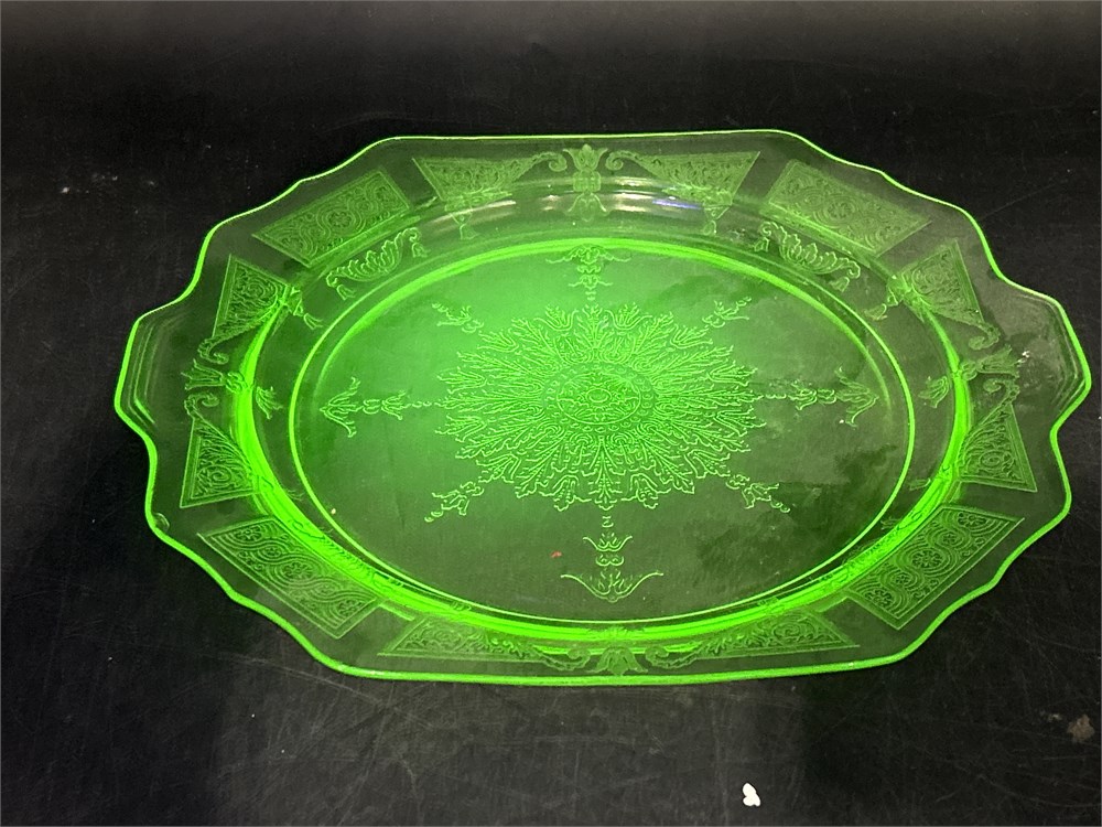 Urban Auctions - LARGE VINTAGE URANIUM GLASS PLATE (11” wide)