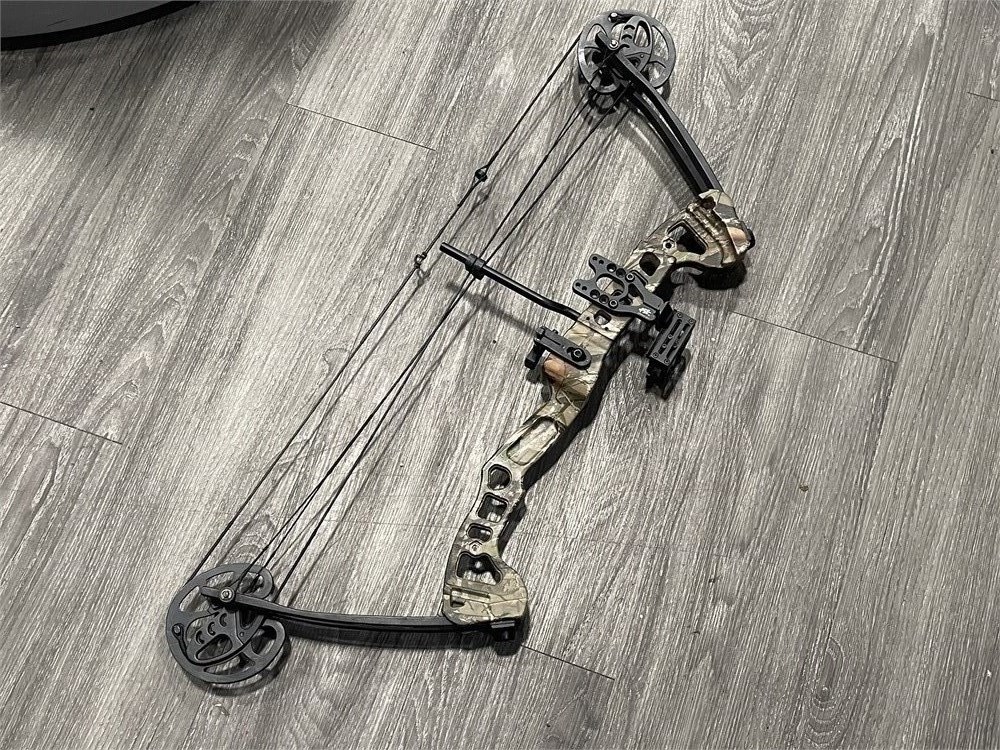 Urban Auctions - BARNETT VORTEX LITE YOUTH COMPOUND BOW