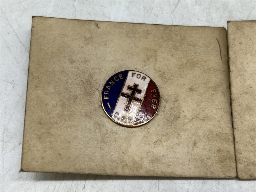 Urban Auctions - PAIR OF WW2 FRENCH RESISTANCE PINS