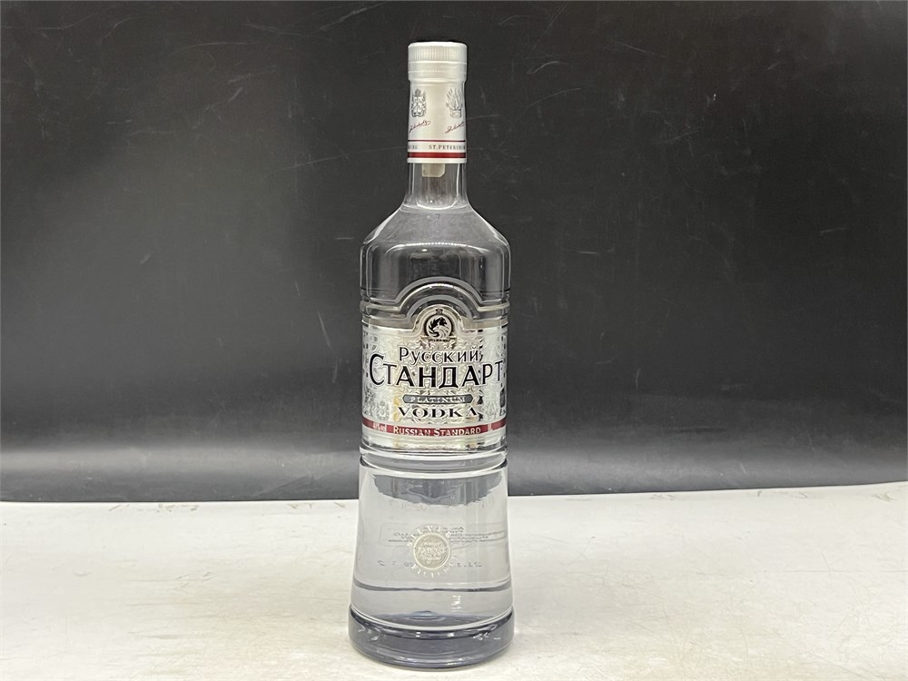 Urban Auctions - (SEALED) PYCCKNN CTAHOAPT PLATINUM VODKA - 1L