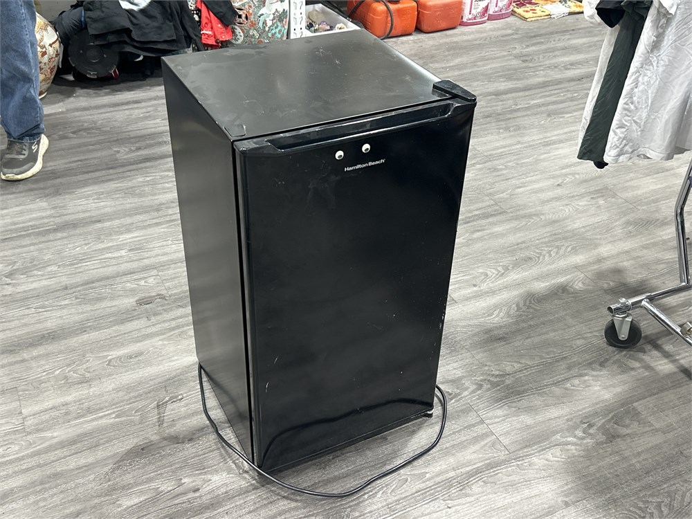 Urban Auctions - HAMILTON BEACH MINI FRIDGE (32” tall)