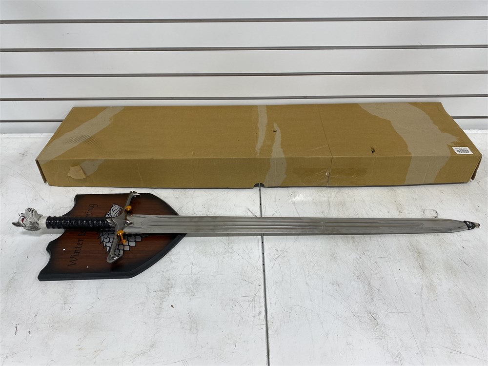 Urban Auctions - GAME OF THRONES JOHN SNOW DECRETIVE SWORD WITH WALL ...