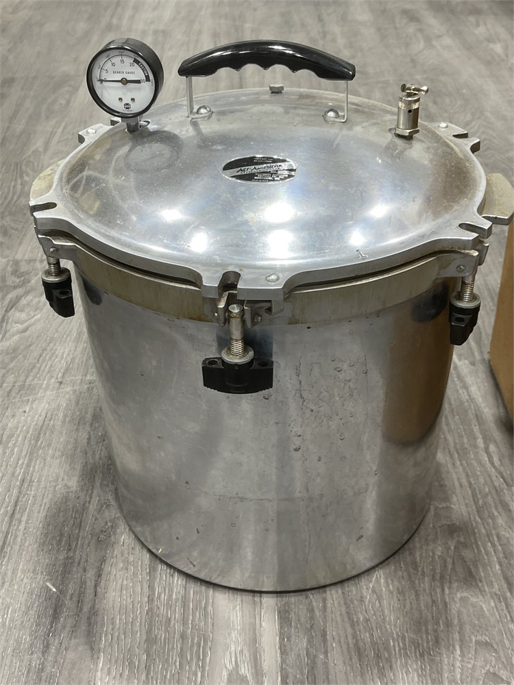 Urban Auctions - DELUXE CAST ALUMINUM PRESSURE COOKER